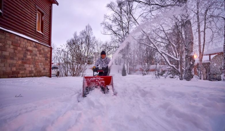 Plowing on New Asphalt - How to Protect Your Surface in the winter