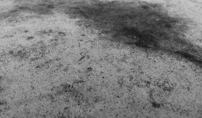 How to Remove Oil Stains from an Asphalt Driveway in 5 Steps