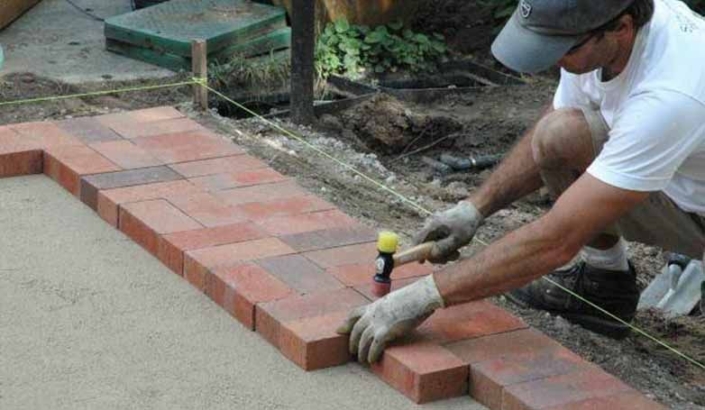Brick Driveway Edging - 8 Steps Installations, Pros, & Ideas